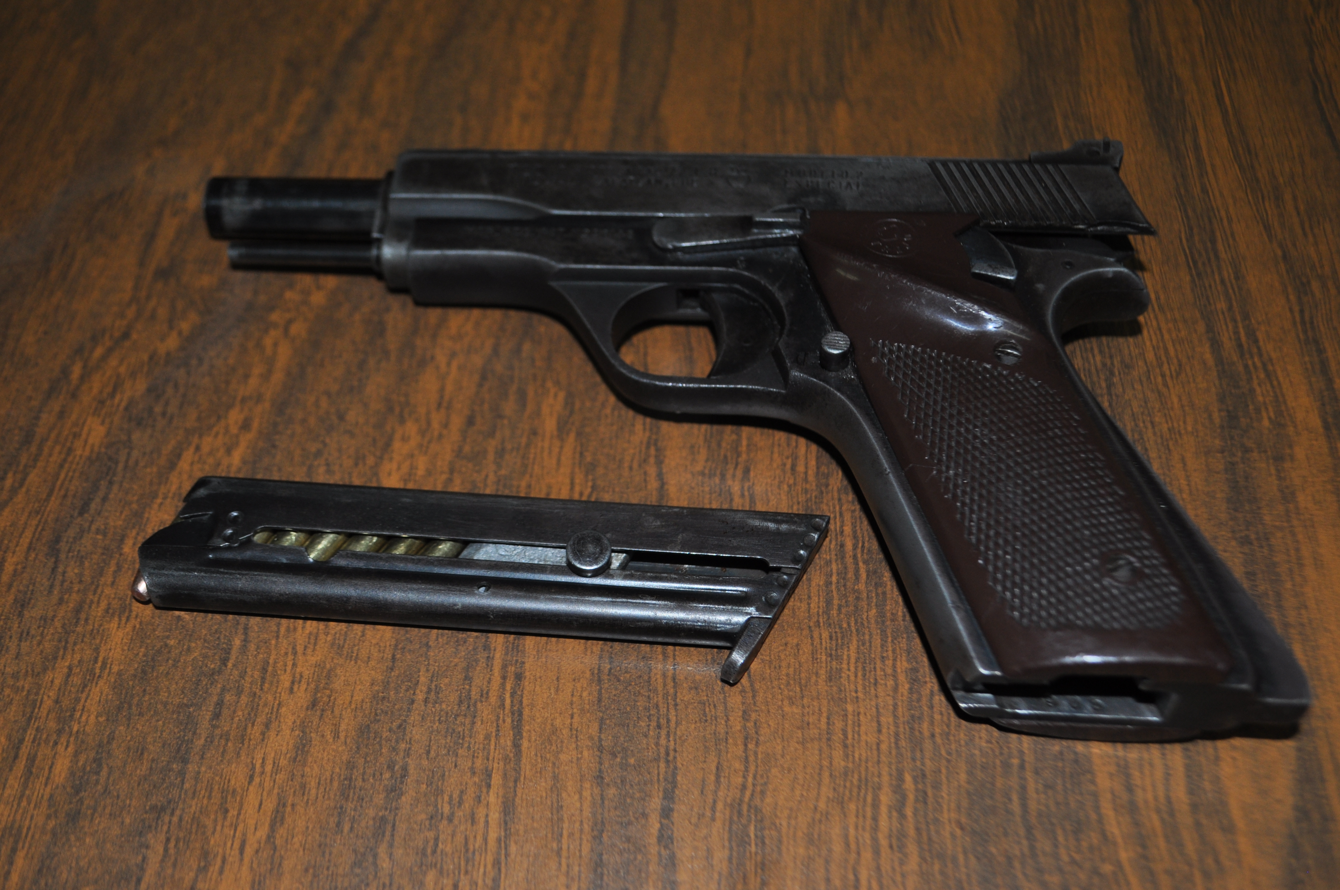 PolicÍas Estatales Detiene A Dos Hombres En PosesiÓn De 1 Arma De Fuego