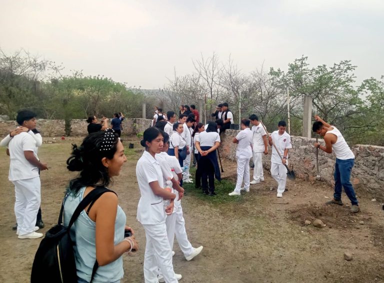 Arborizan áreas verdes del CBTIS 194 de Ayala – Zona Centro Noticias